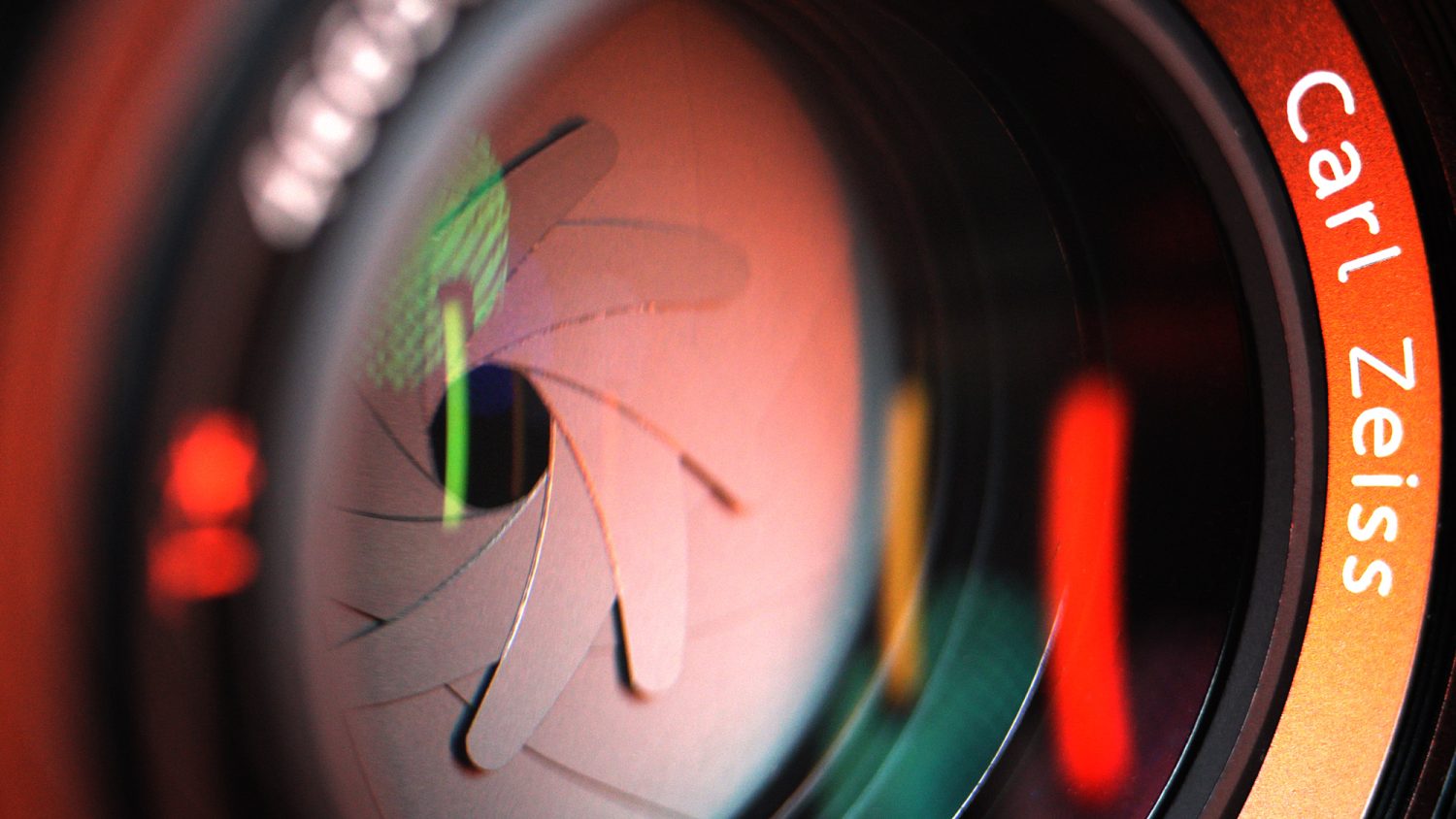 My New Favorite Lens Is A Forgotten Gem! -Sony FE 55mm f/1.8 ZA Lens ...